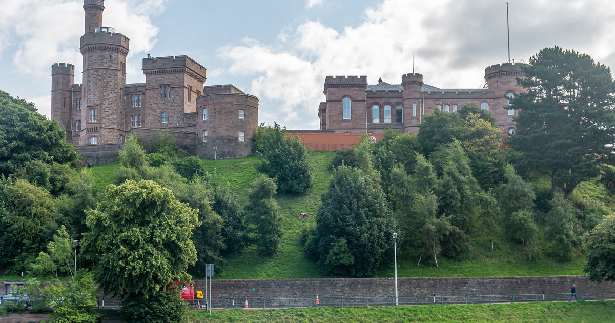 How a rose window symbolises the flourishing of Methodism in Scotland ...